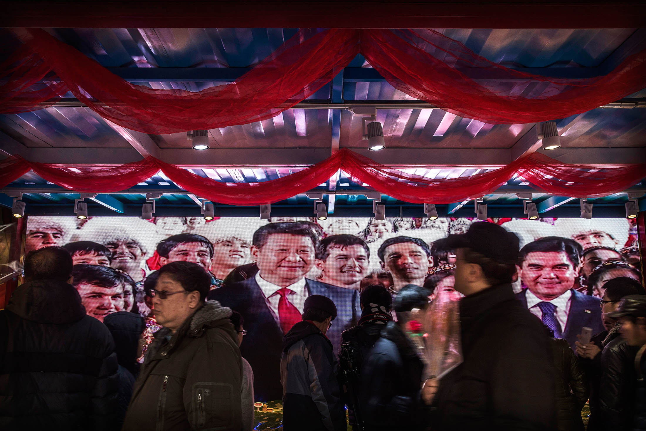 Inside the Chinese Princelings' New Year Dinner Party - Bloomberg