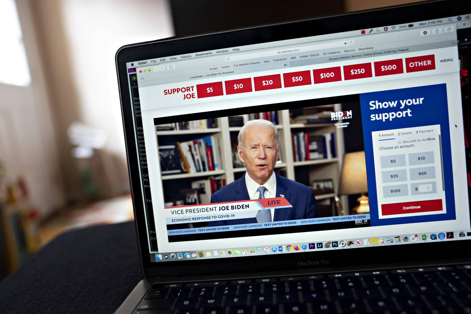 Groups Ask Biden to Disclose Details of White House Transition - Bloomberg