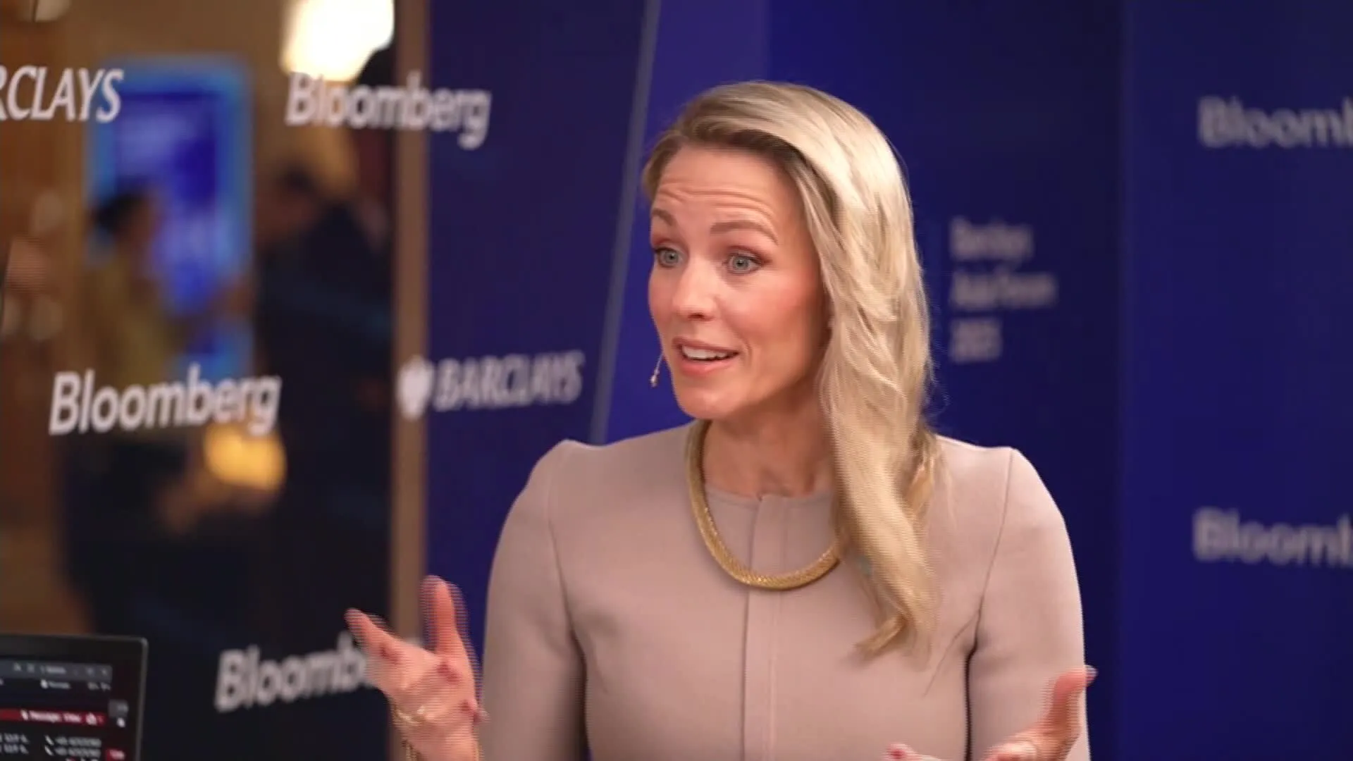 Watch Barclays’ Macleod on FX Markets, Central Banks - Bloomberg
