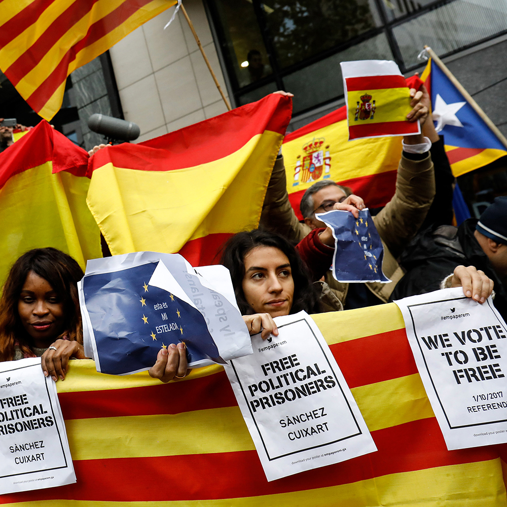 Spain Contained Impact of Catalan Crisis to Extend Recovery - Bloomberg