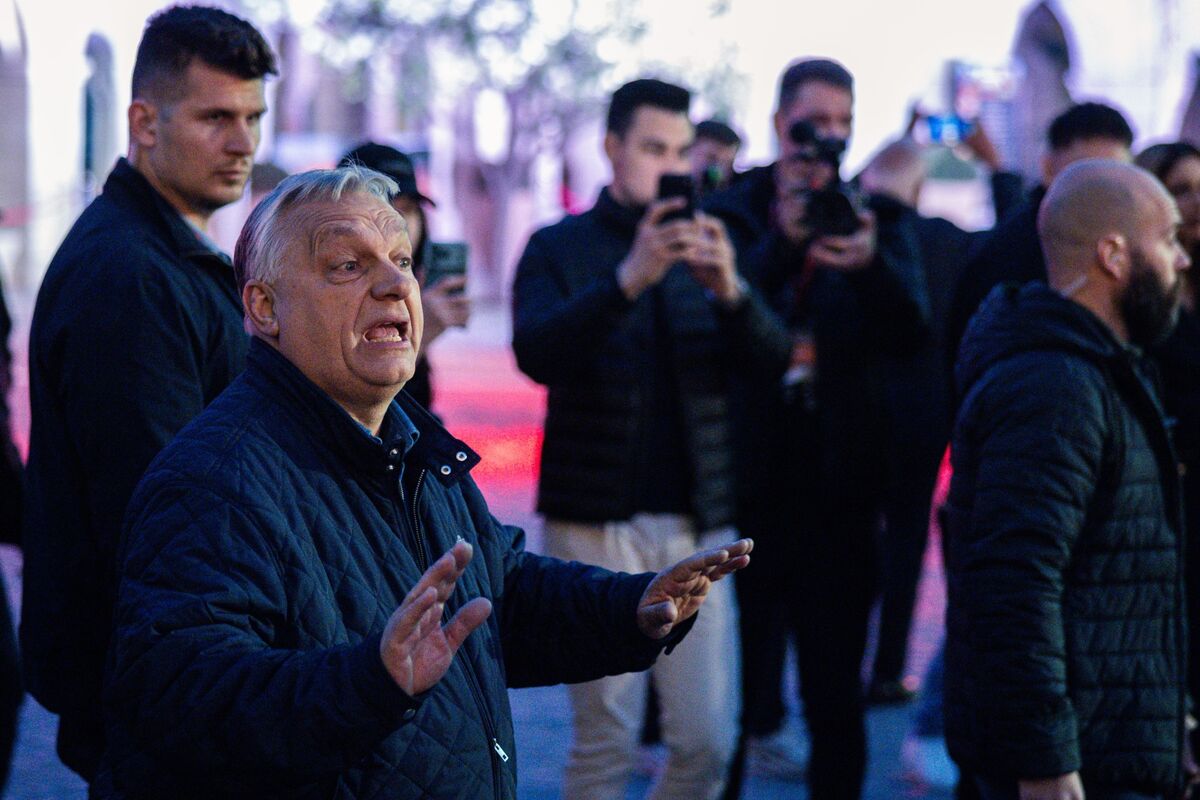 Orban’s Return to Power Set to Be Ruled Out by New Term Limits - Bloomberg