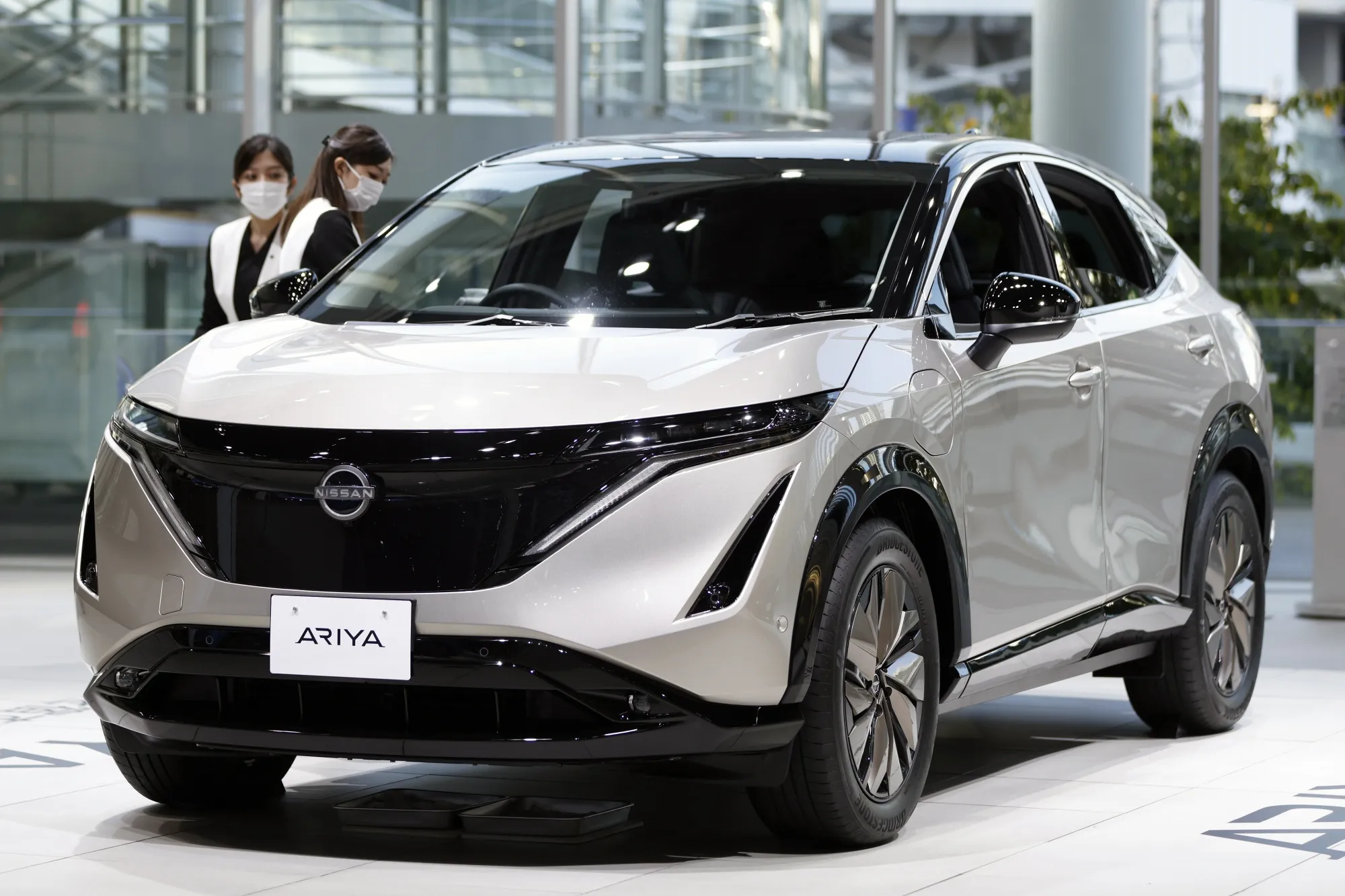 Nissan Unveils 18 Billion Electric Vehicle Strategy Bloomberg