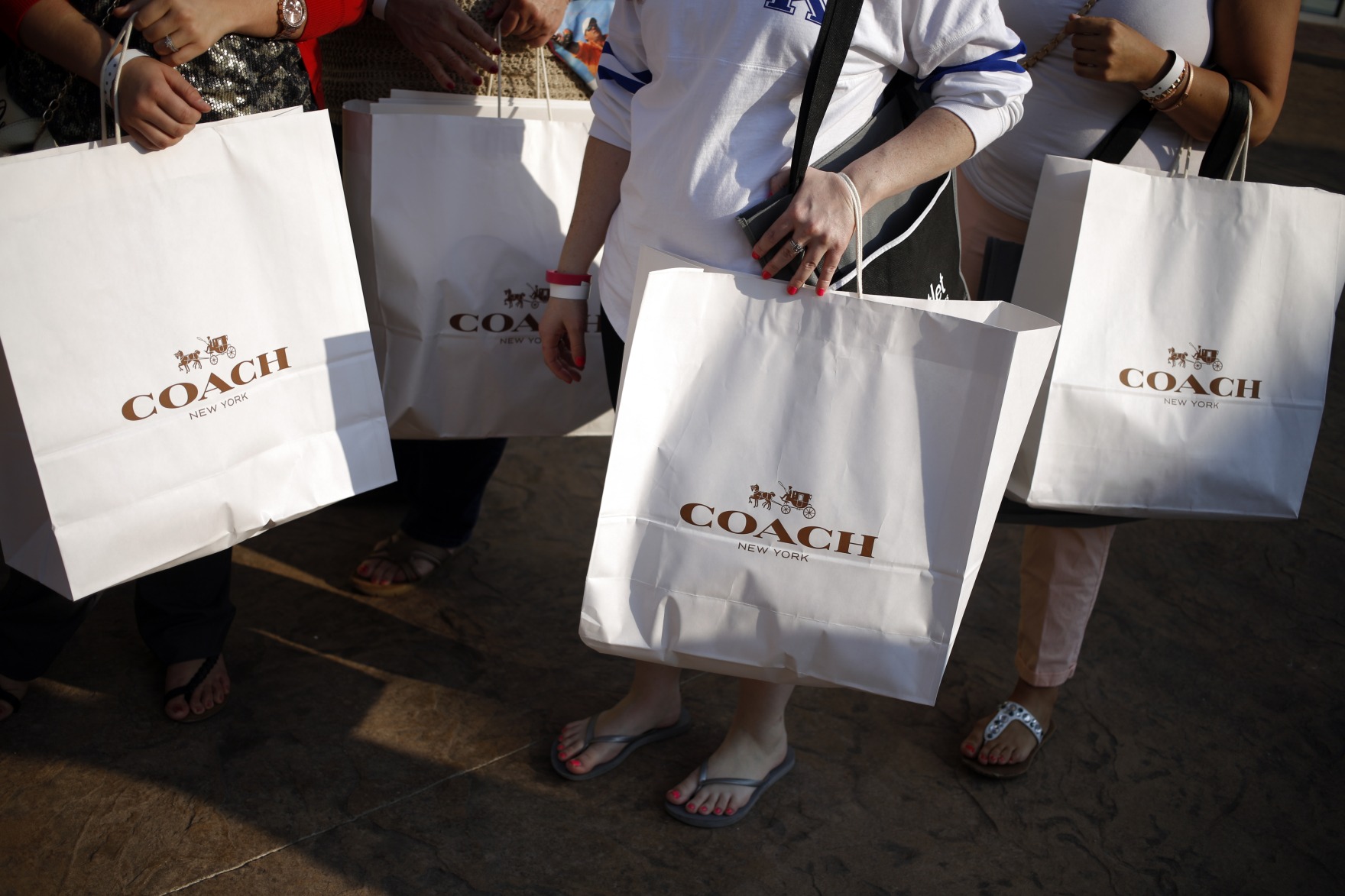 FTC Is Preparing Lawsuit to Block Tapestry’s Purchase of Capri - Bloomberg