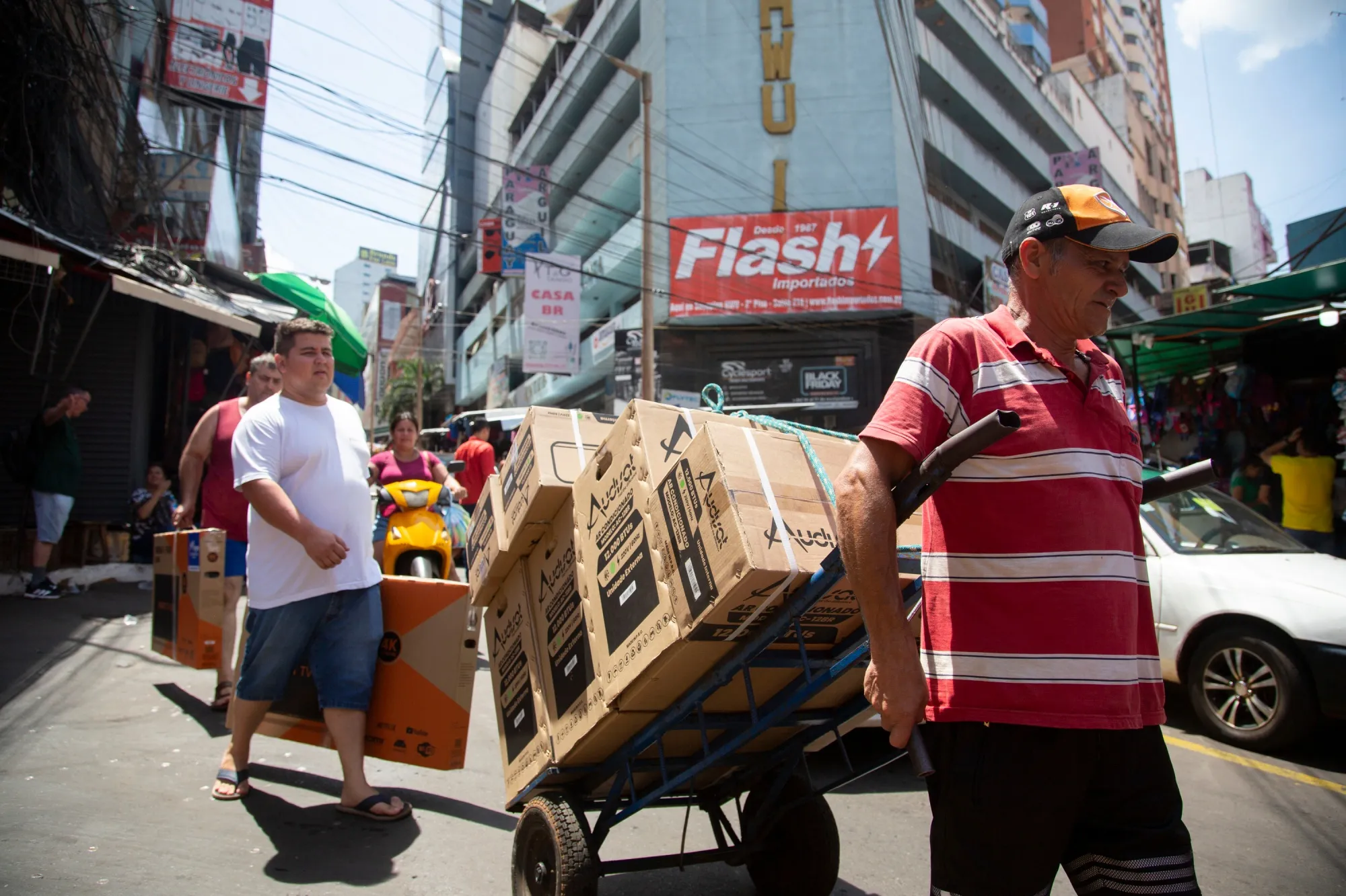 Paraguay Holds Key Rate at 6%, Sees Inflation on Target in 2026 - Bloomberg
