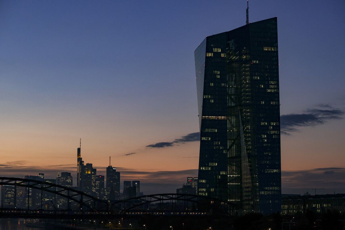 ECB to Begin Phase-Out of Collateral Easing Measures From July - Bloomberg