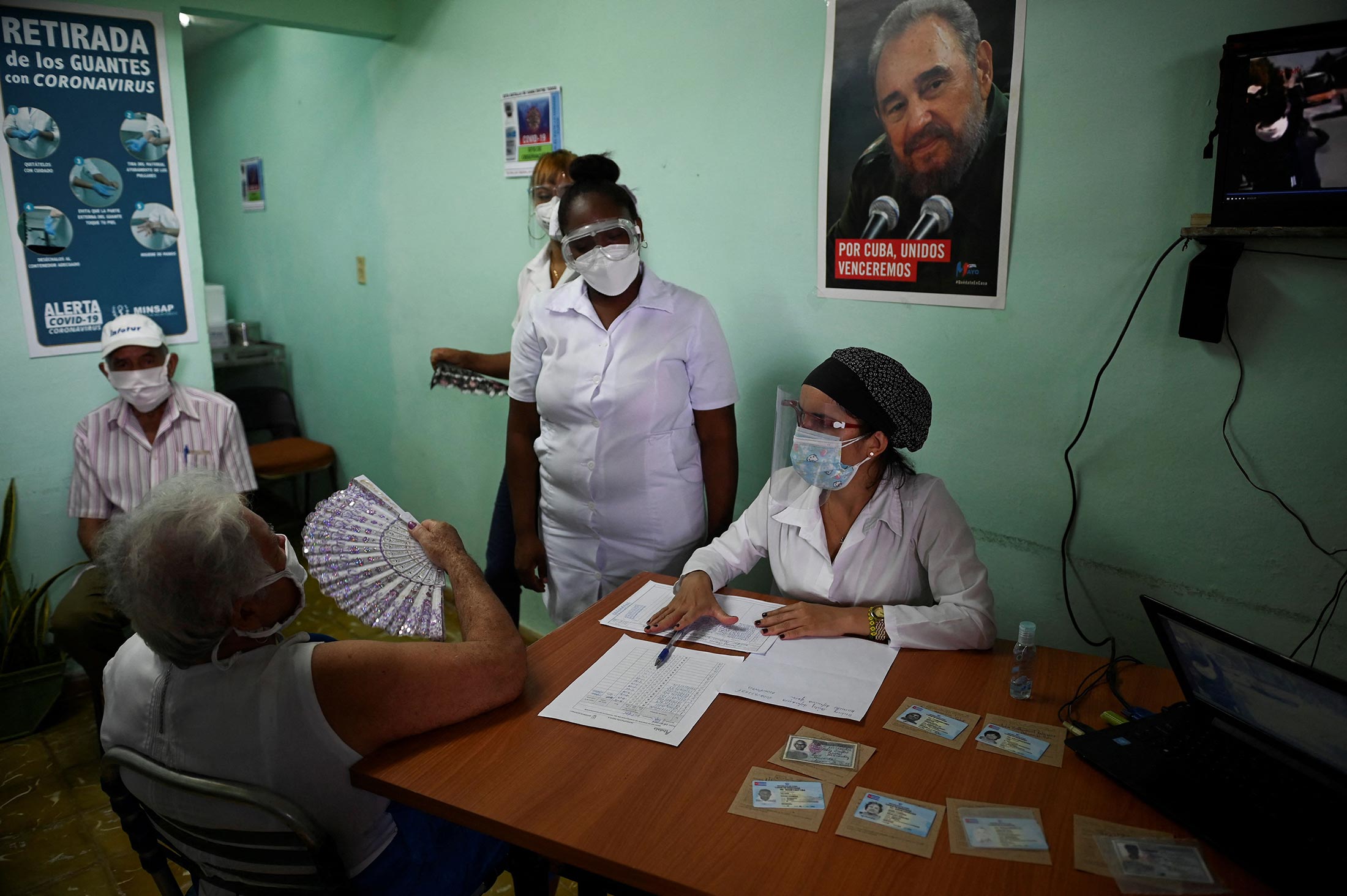 Cuba's Big Bet to Solve Its Covid-19 Crisis: Homegrown Vaccines - Bloomberg