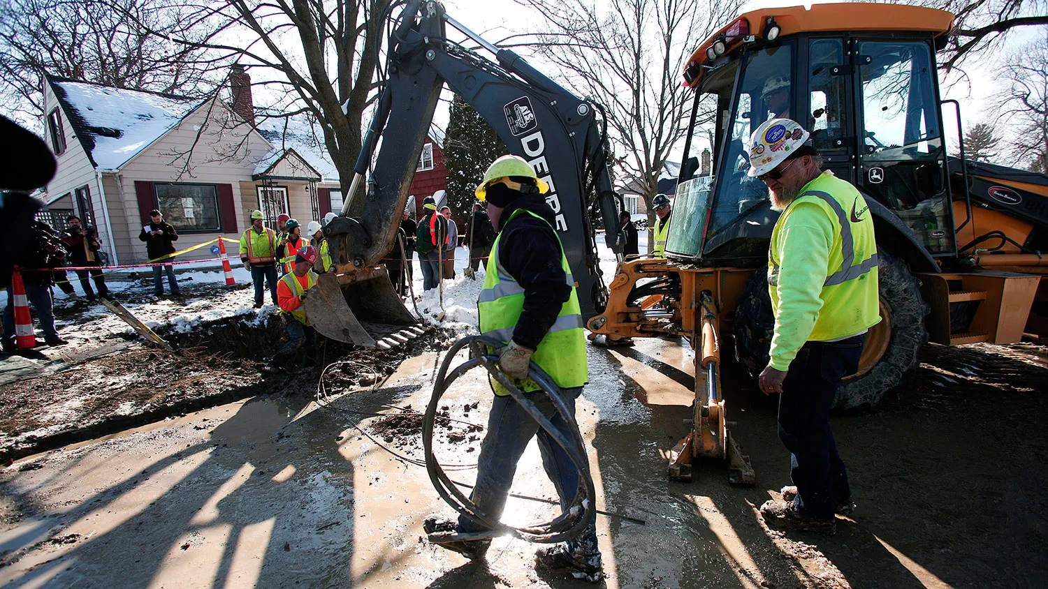 Flint Crisis Shows How Cities Are Prize and Peril for Democrats - Bloomberg