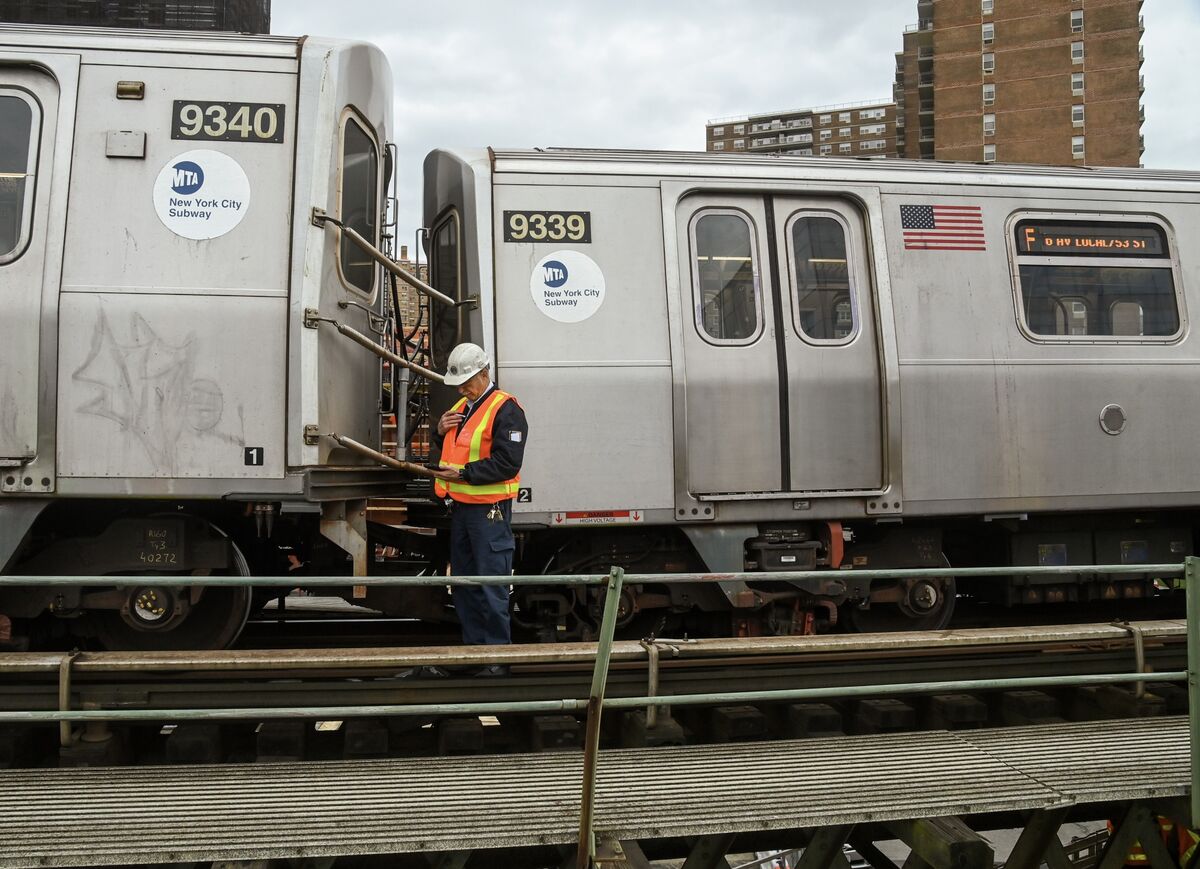 NYC Subway Derailments Puts Pressure on MTA to Get Riders Back - Bloomberg