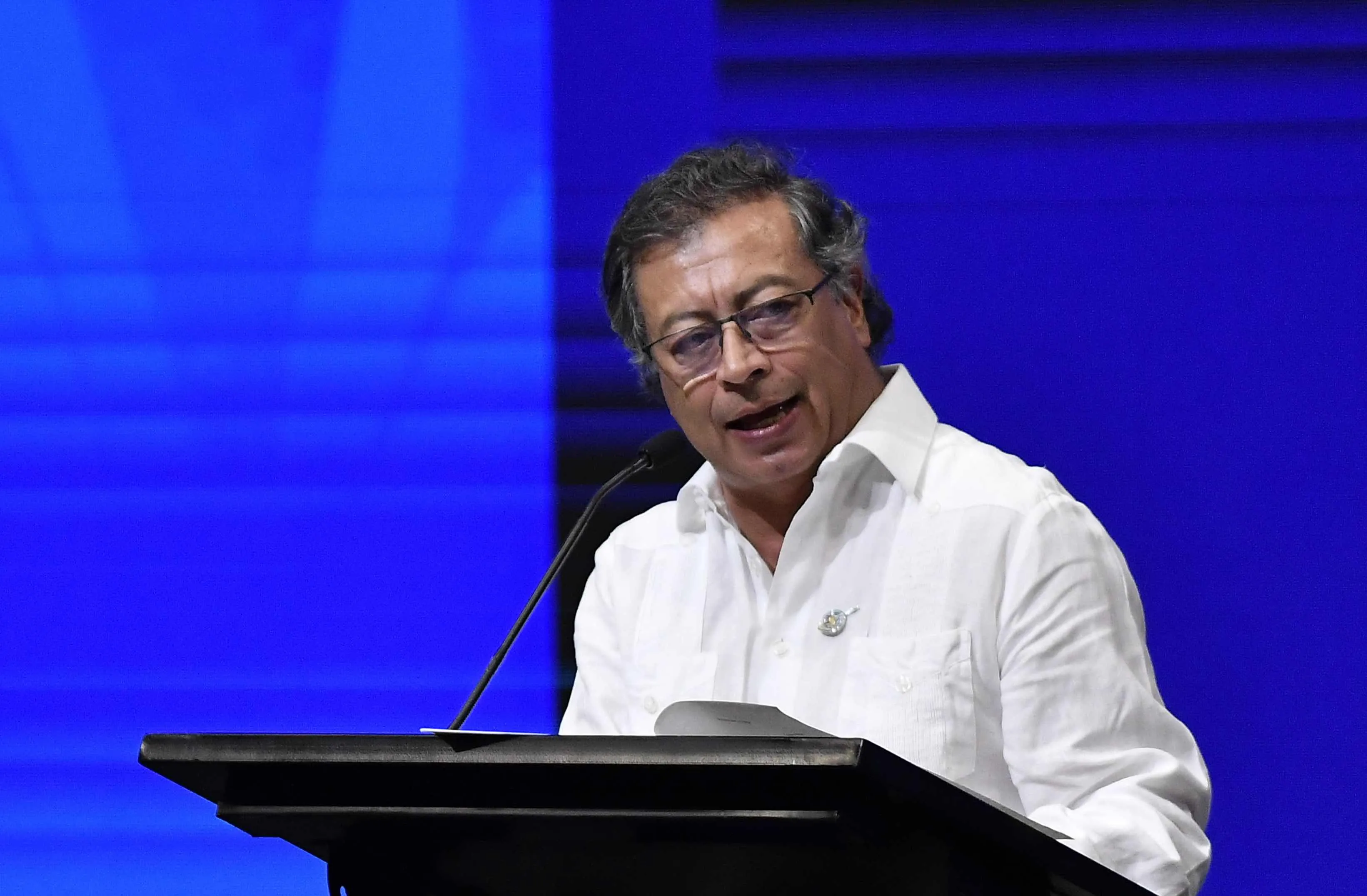 Petro enfrenta críticas por intentar marginar al Congreso de Colombia ...