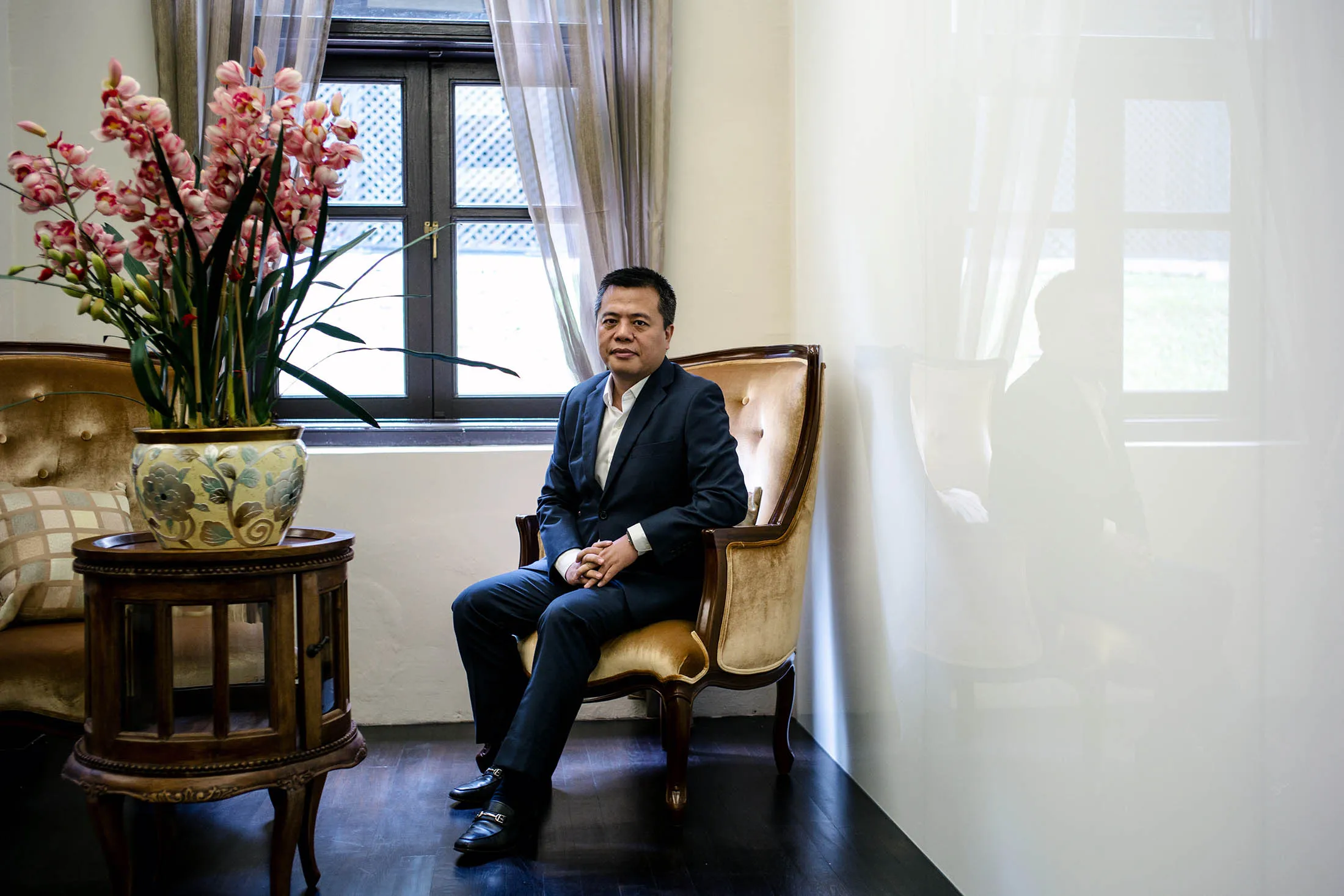 The Mysterious Case of the Missing Internet Billionaire - Bloomberg