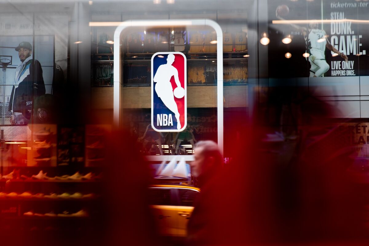 Comcast’s NBC Offers $2.5 Billion a Year for NBA, WSJ Reports - Bloomberg