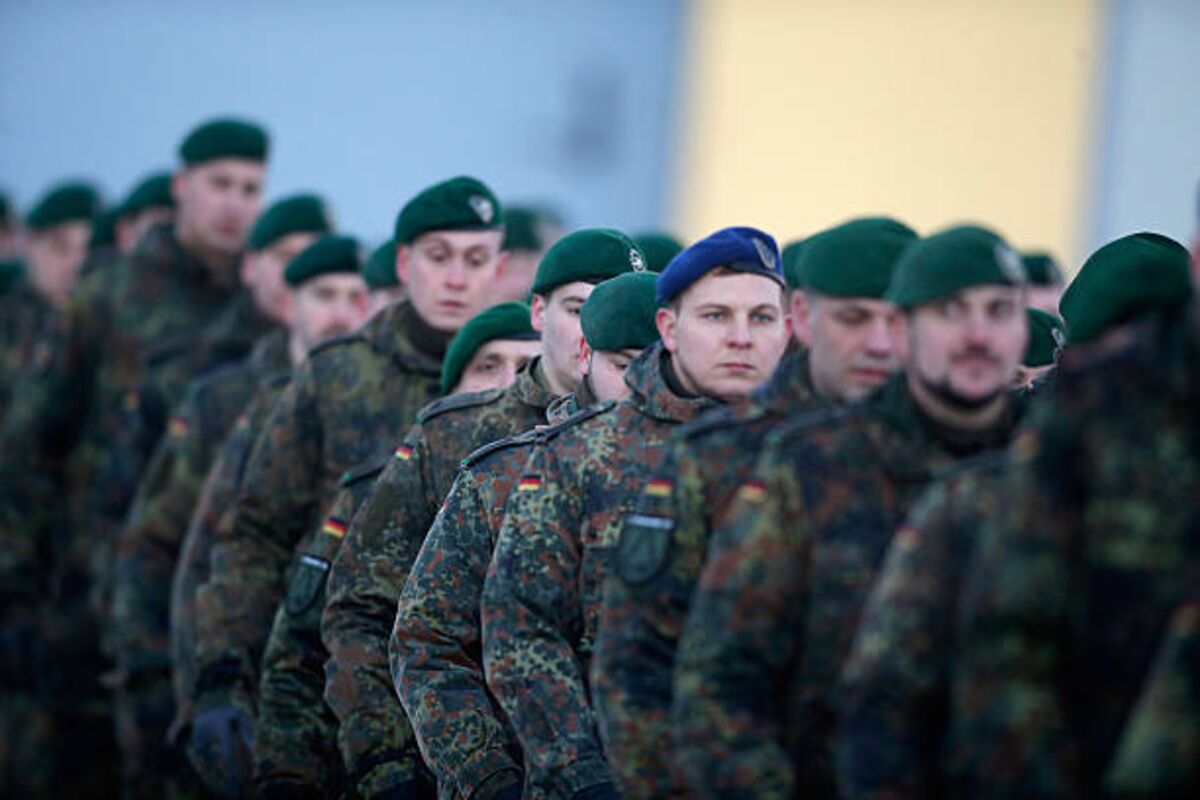 Germany Should Upgrade Its Military and Role on World Stage - Bloomberg