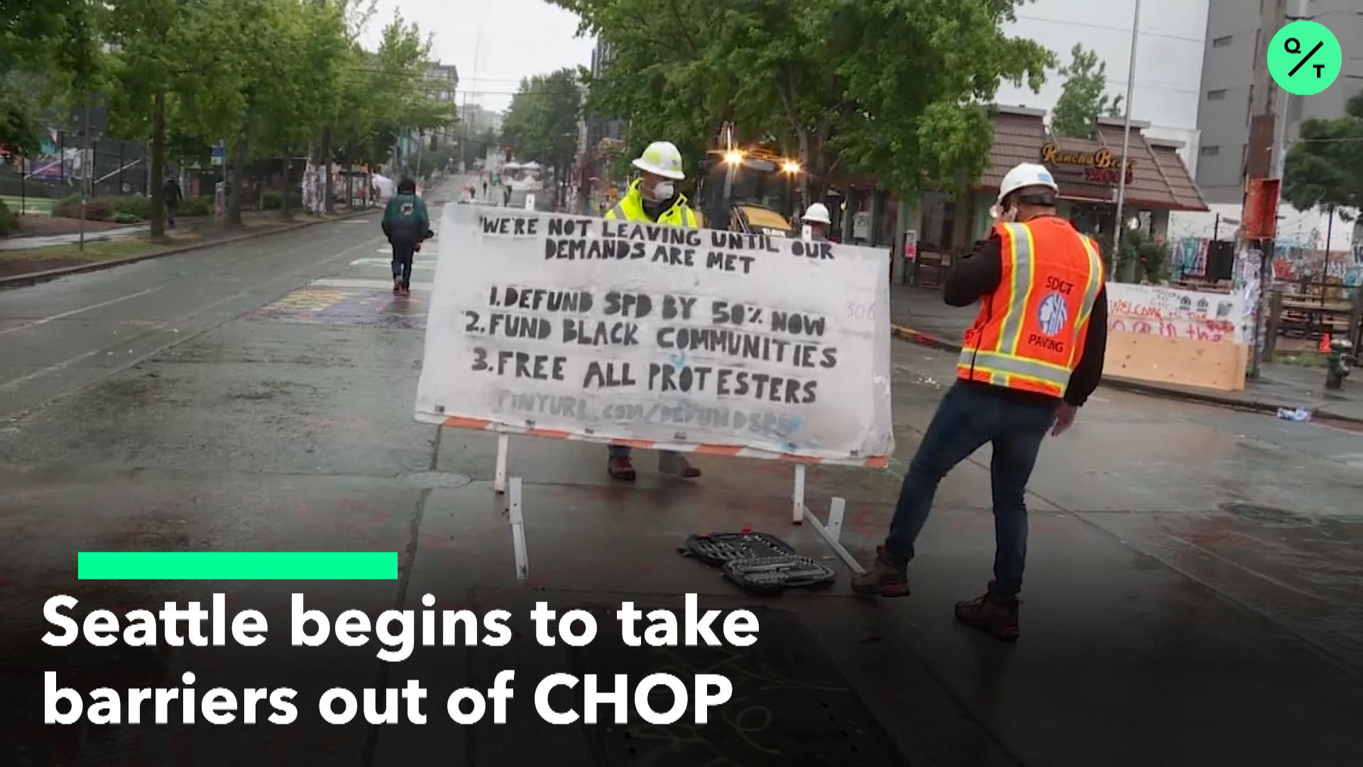 Watch Police Remove Barriers from CHOP - Bloomberg