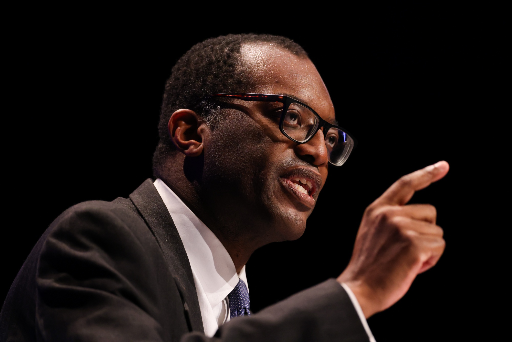 Kwarteng Gave Bank Of England Permission for £100 Billion of Bond ...