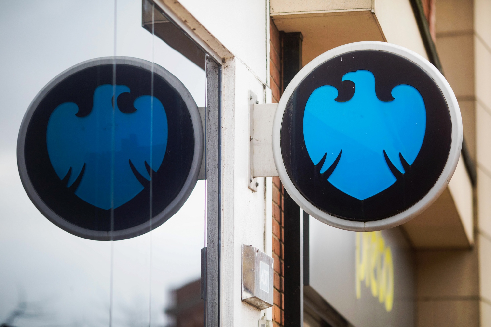 Barclays Sees Full-Year ESG Bond Issuance at Record 2021 Levels - Bloomberg
