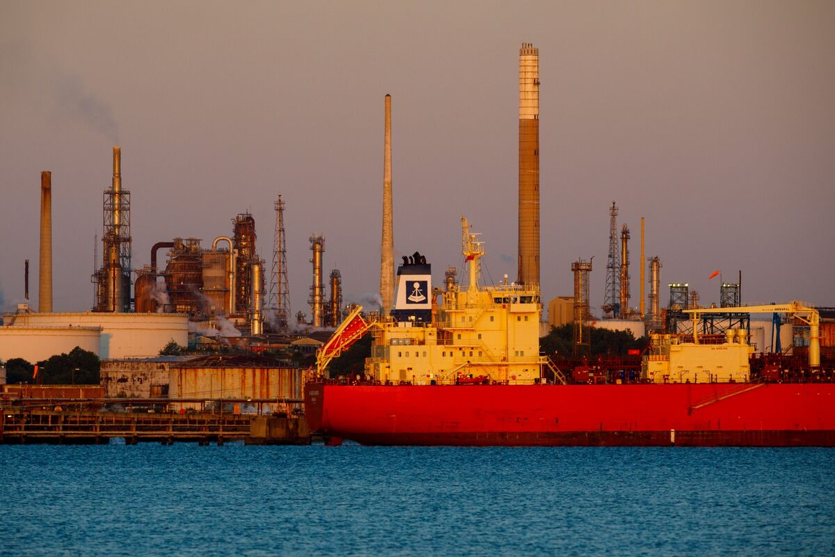 HitecVision Is Said in Advanced Talks to Buy Exxon U.K. Assets - Bloomberg