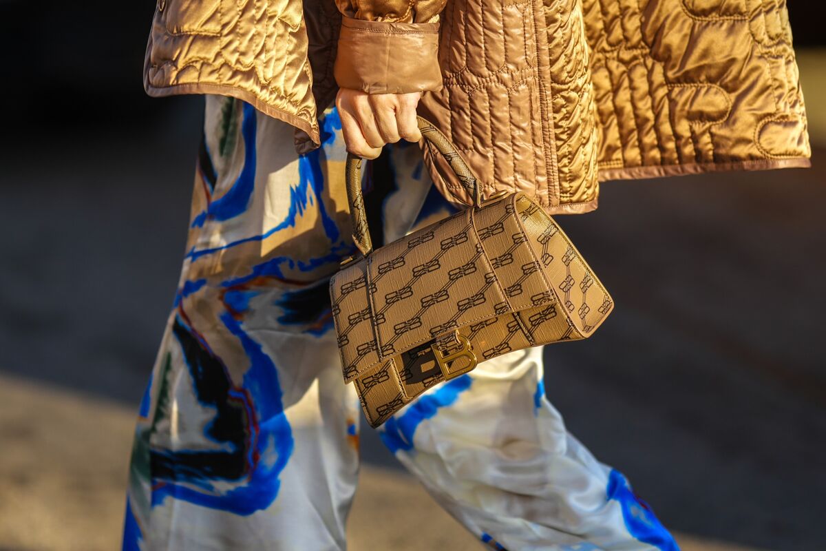 Luxury Labels Slash Prices 50% to Lure Wary Chinese Shoppers - Bloomberg