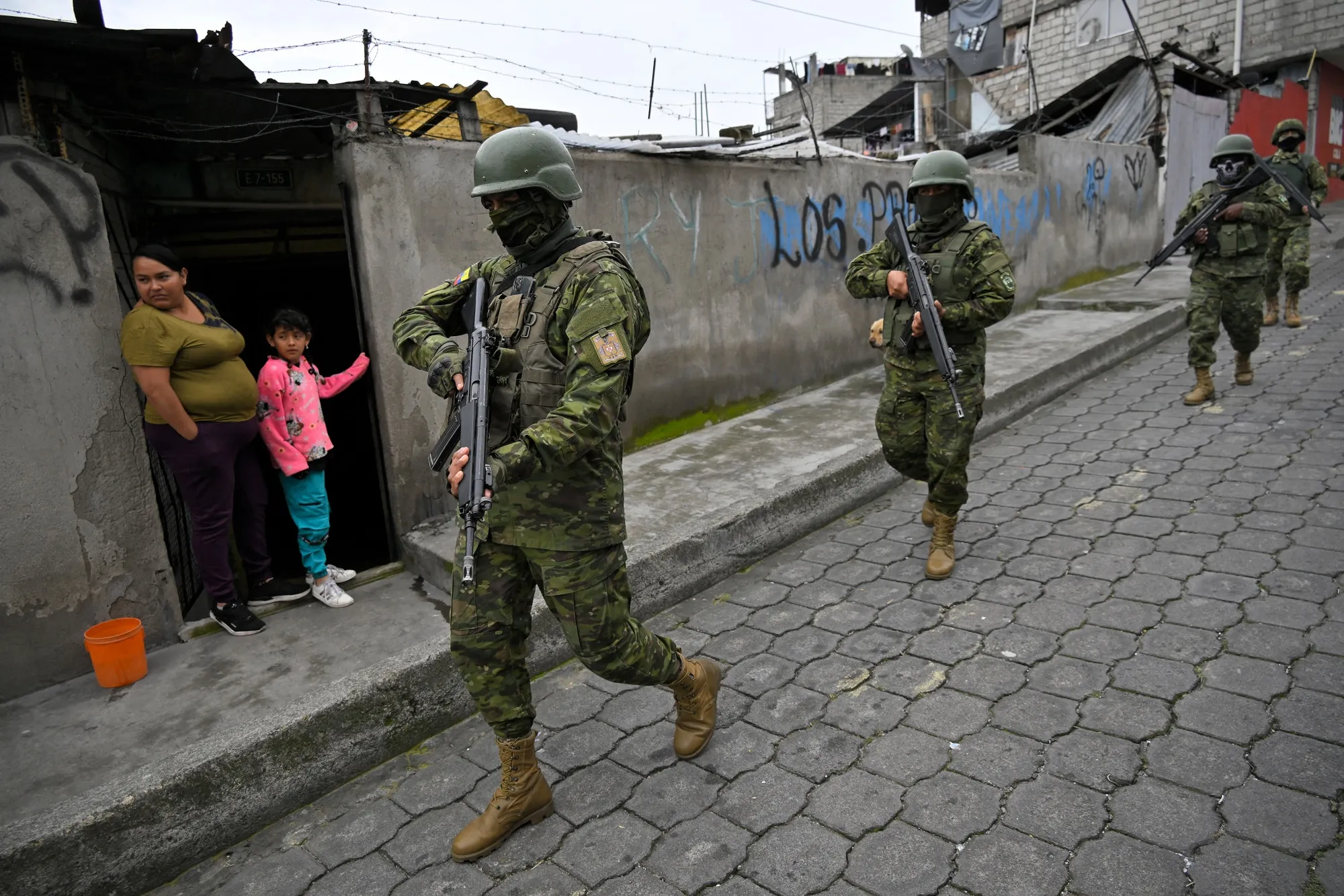 Por qué Ecuador está sumido en la violencia de las bandas narco - Bloomberg