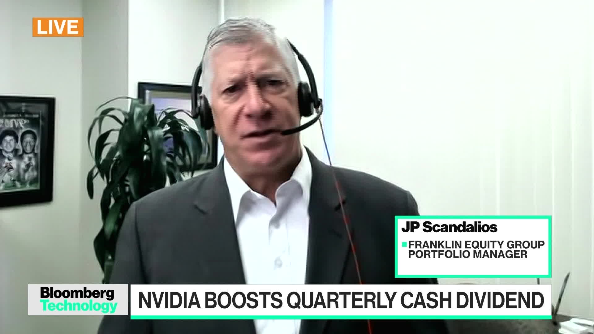 Watch Nvidia Surges as Sales Forecast Delivers on AI Hopes - Bloomberg