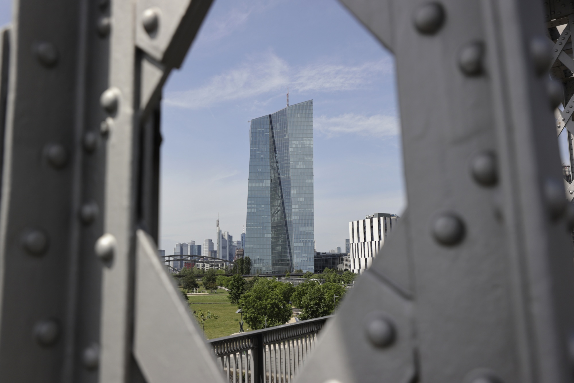 Bond Traders Hunt for Trigger of ECB’s Anti-Fragmentation Tool to ...