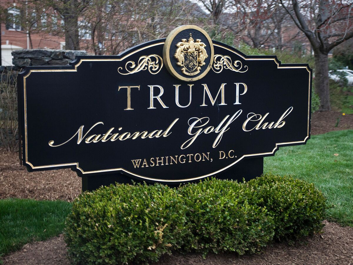 Trump Golf Outings Torpedo Canoe Enthusiasts, Prompting Lawsuit - Bloomberg Trump Golf Outings Torpedo Canoe Enthusiasts, Prompting Lawsuit - Bloomberg