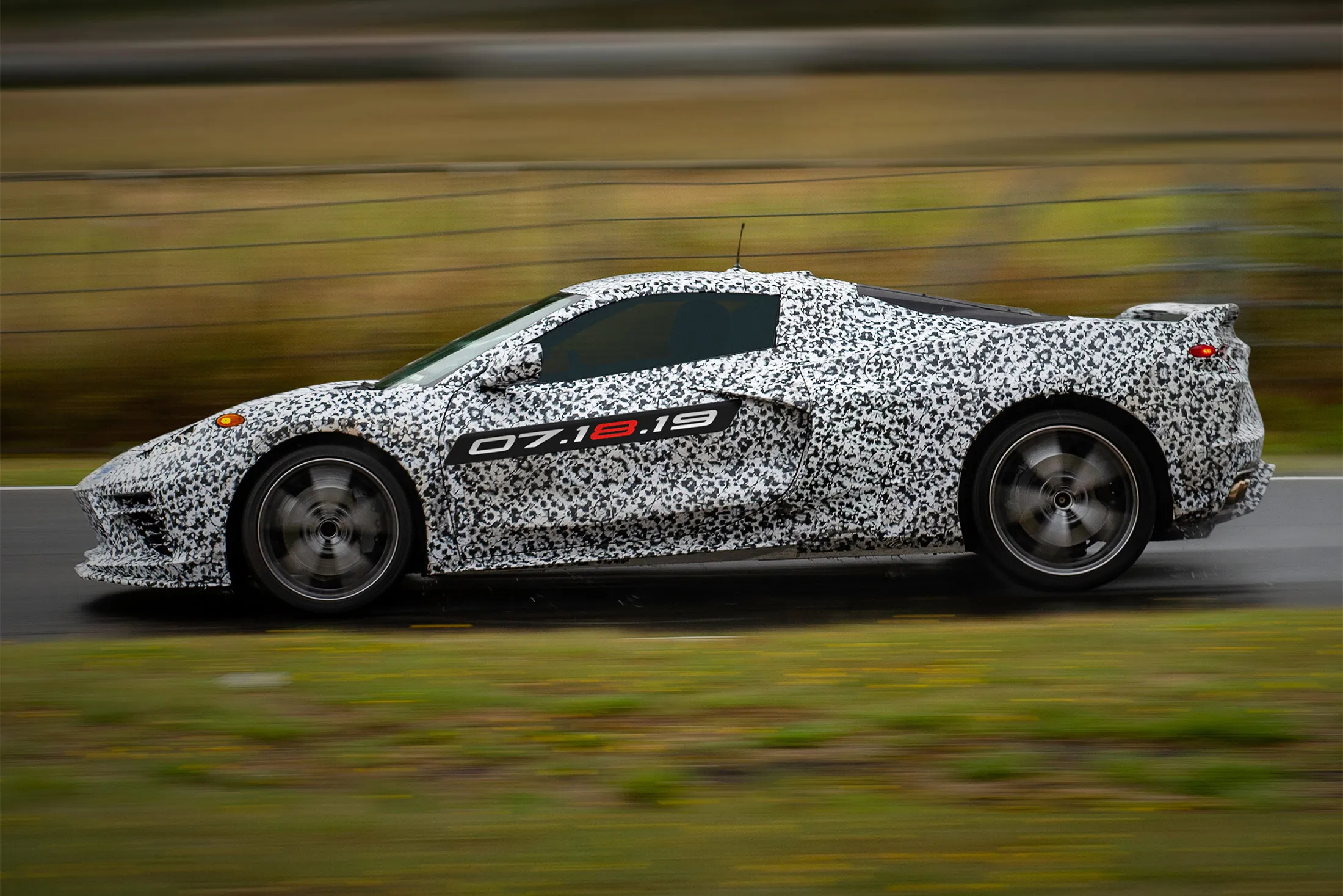 Corvette Courts Ferrari Fans With Mid-Engine Design Change - Bloomberg