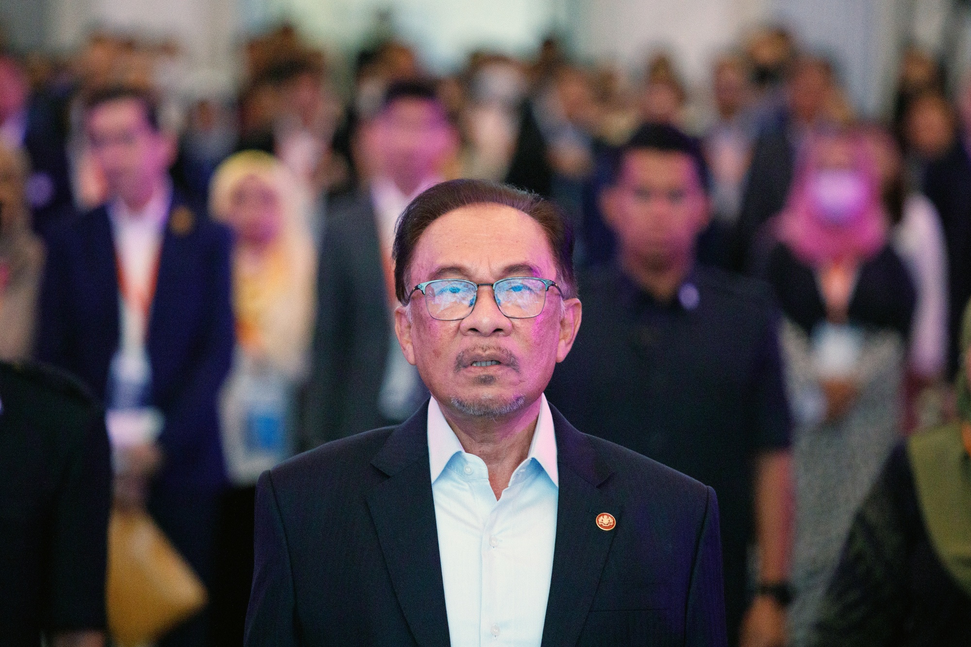 Anwar Vows No Let Up in Anti-Graft Drive After Key Ally Freed - Bloomberg
