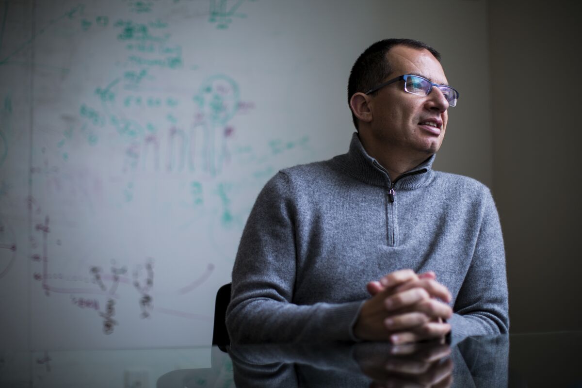 Moderna Billionaires Gain $410 Million on Vaccine Promise - Bloomberg