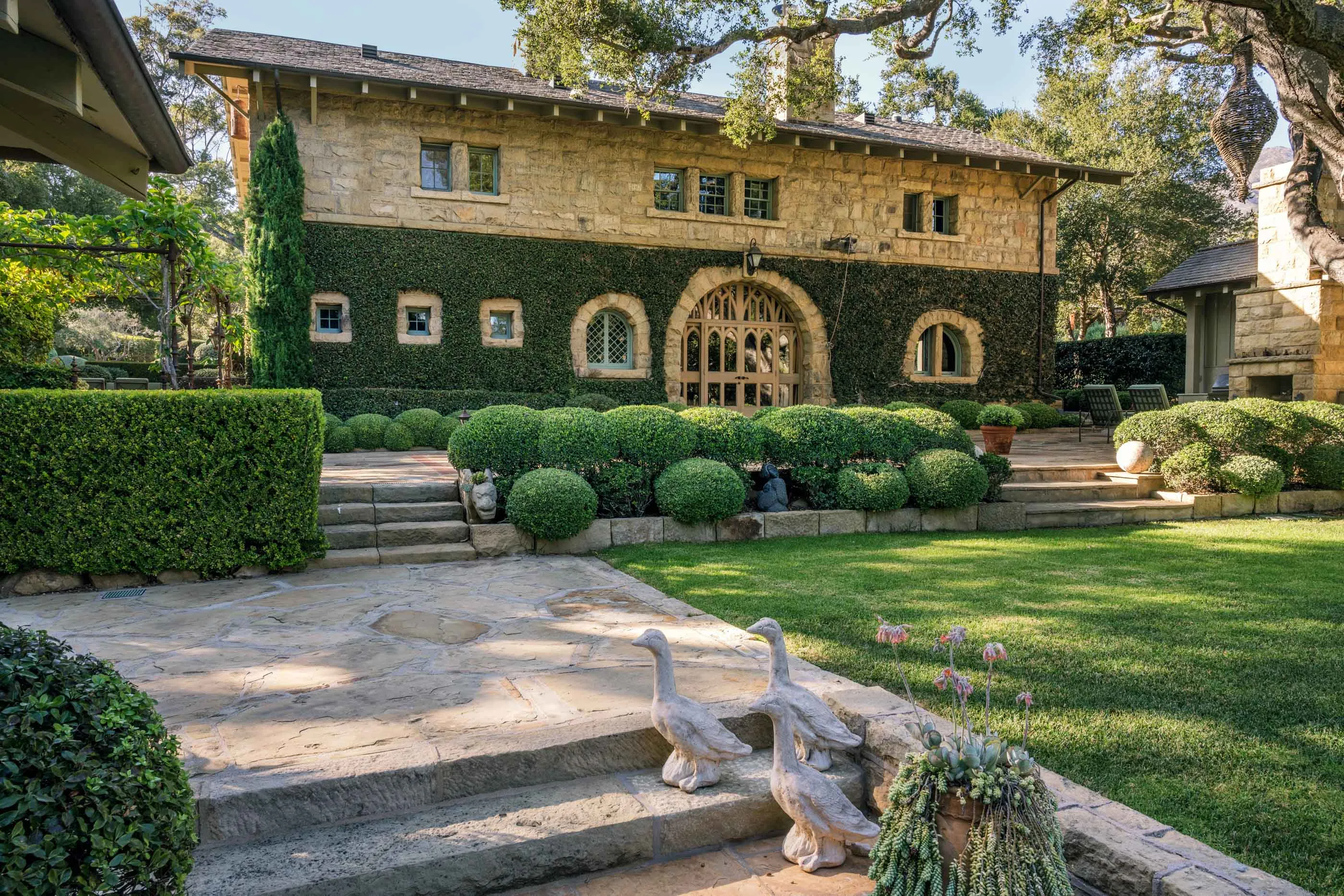 Inside the Secret Mansions of Montecito, California’s Discreet Hamptons ...