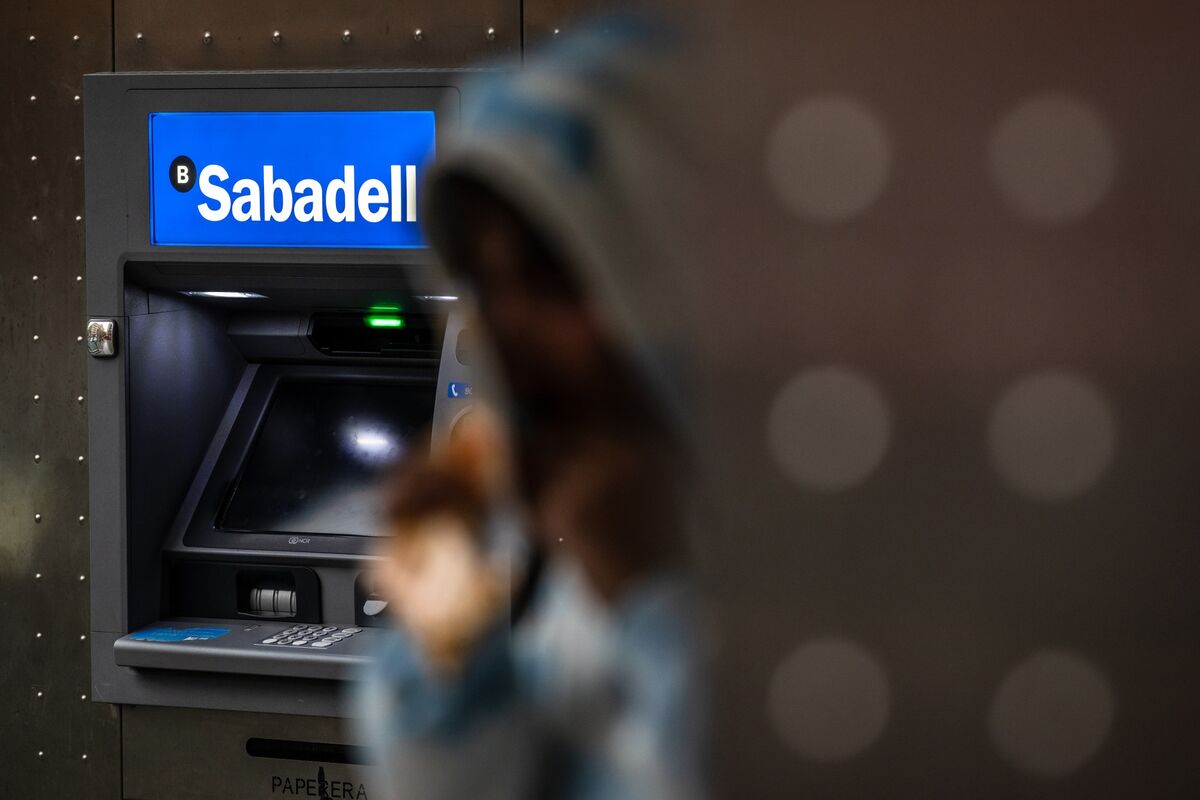 BBVA’s Sabadell Bid Faces Months Of Extra Competition Review - Bloomberg