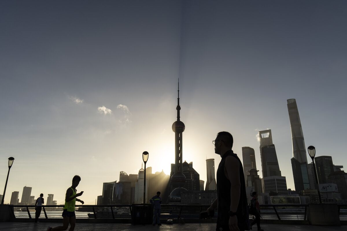 Chinese Bonds Post Best Returns in Decade With More Gains Seen - Bloomberg