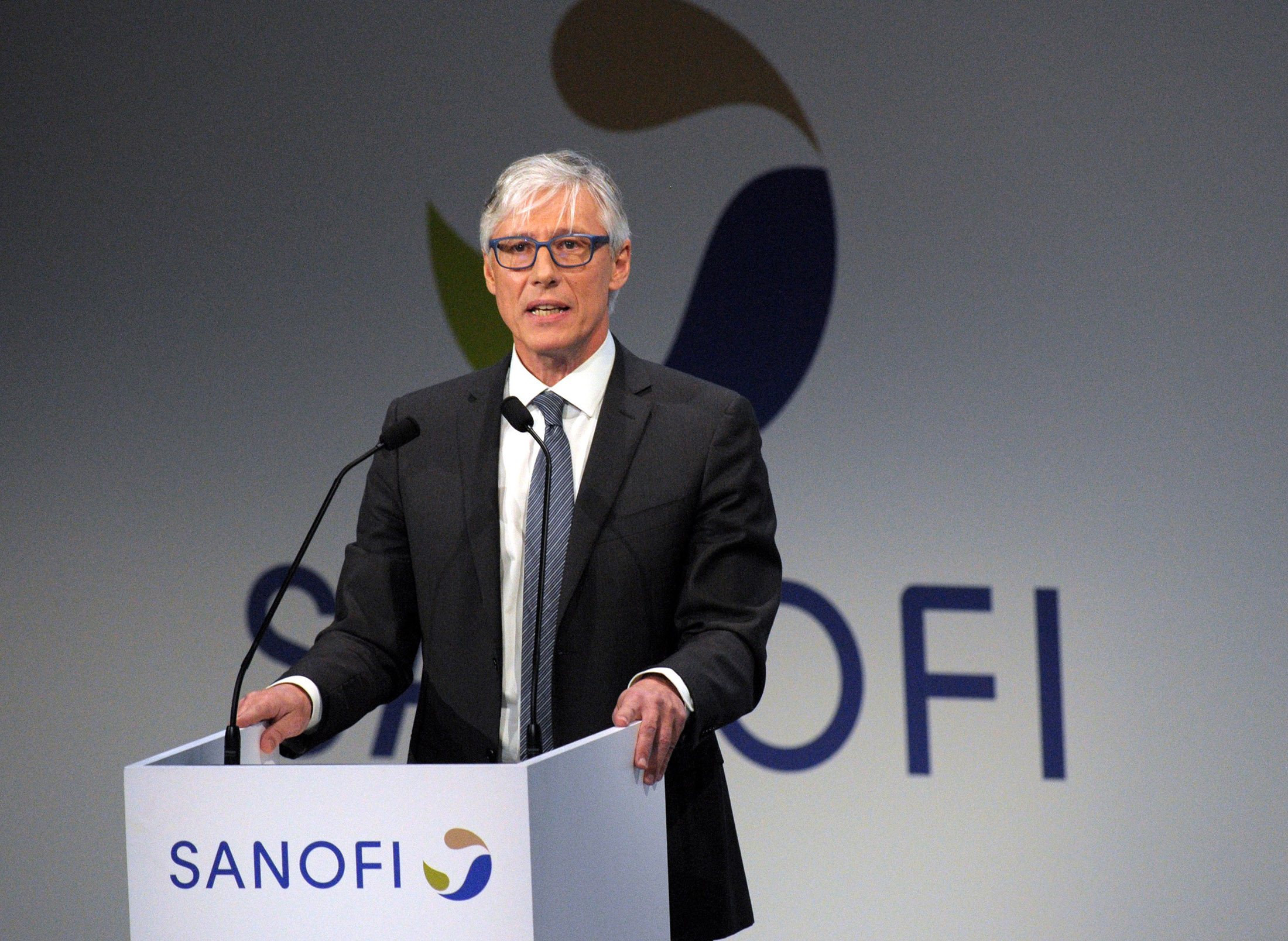 Sanofi Said to Consider Adding Future Payments to Medivation Bid ...