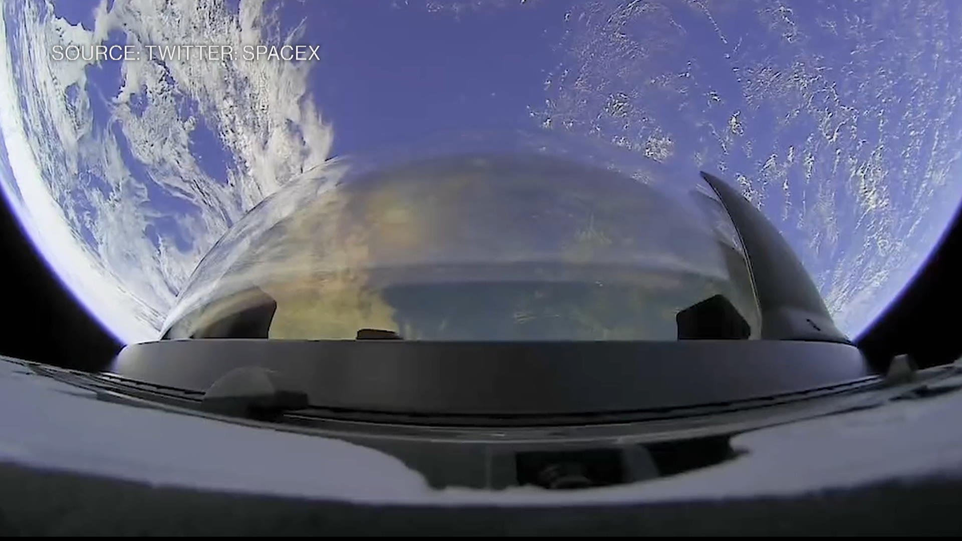 Watch View of Earth From SpaceX Capsule - Bloomberg