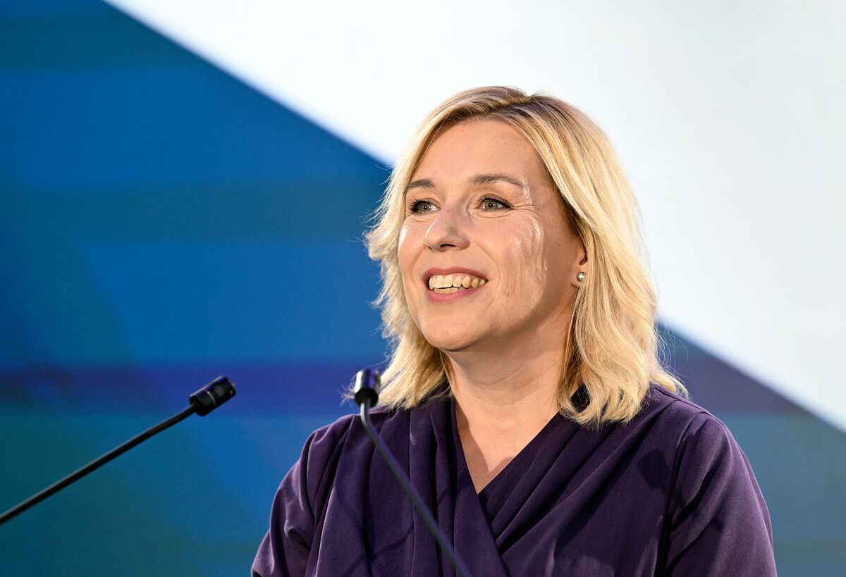 Czech Economist Aiming to Be First Female President Takes Lead - Bloomberg