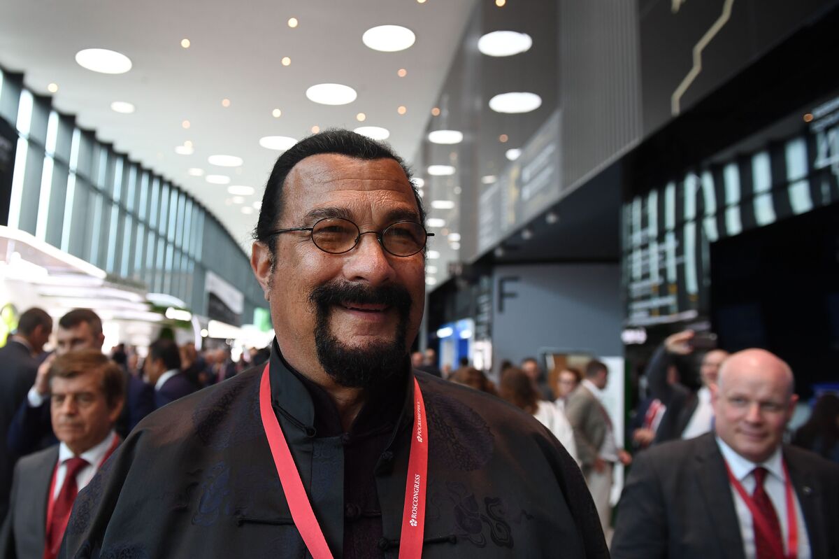 Steven Seagal on Hook to SEC Over Crypto Fine Even in Moscow - Bloomberg
