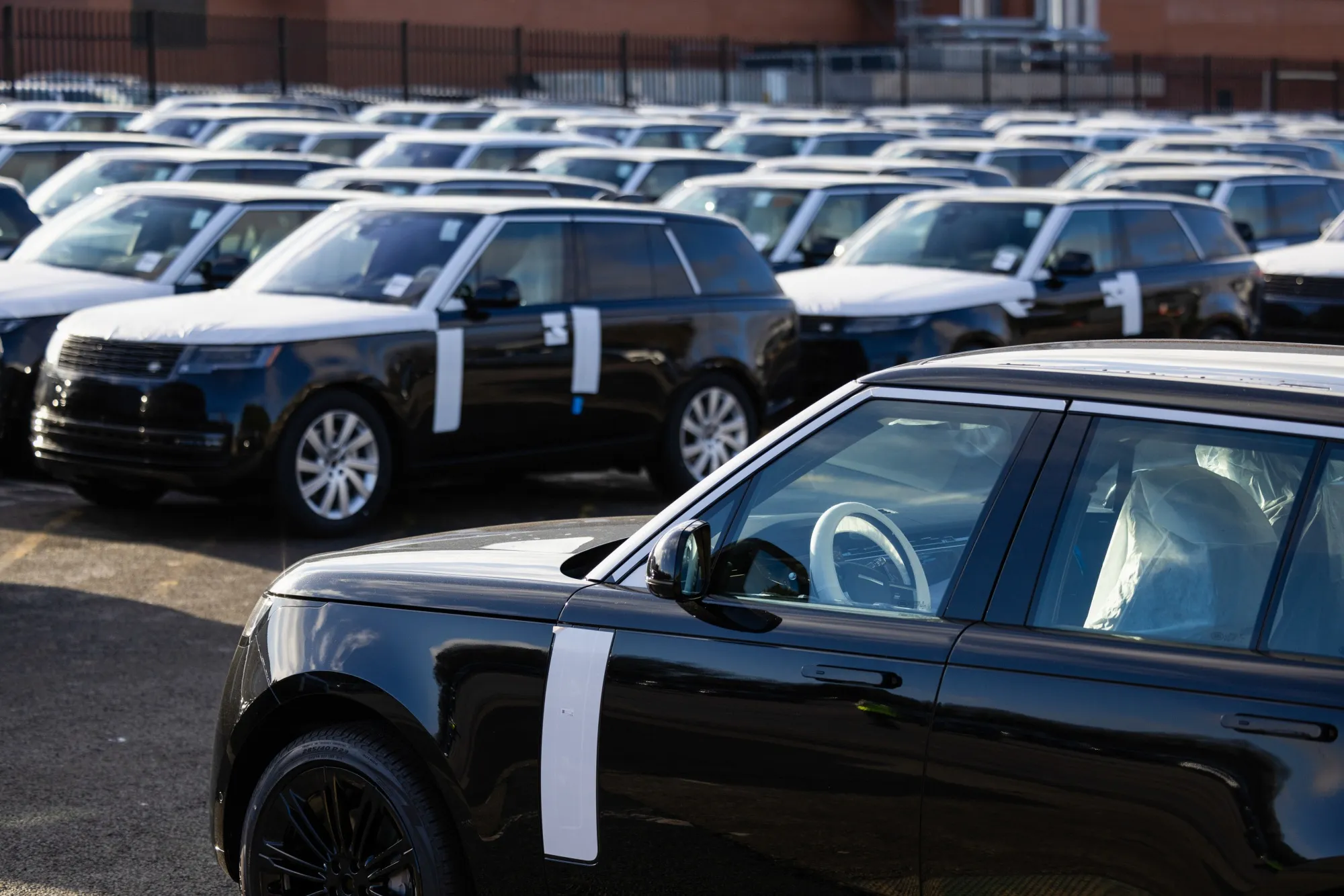 Range Rover Buyers Offered Insurance Cash After String of Thefts ...
