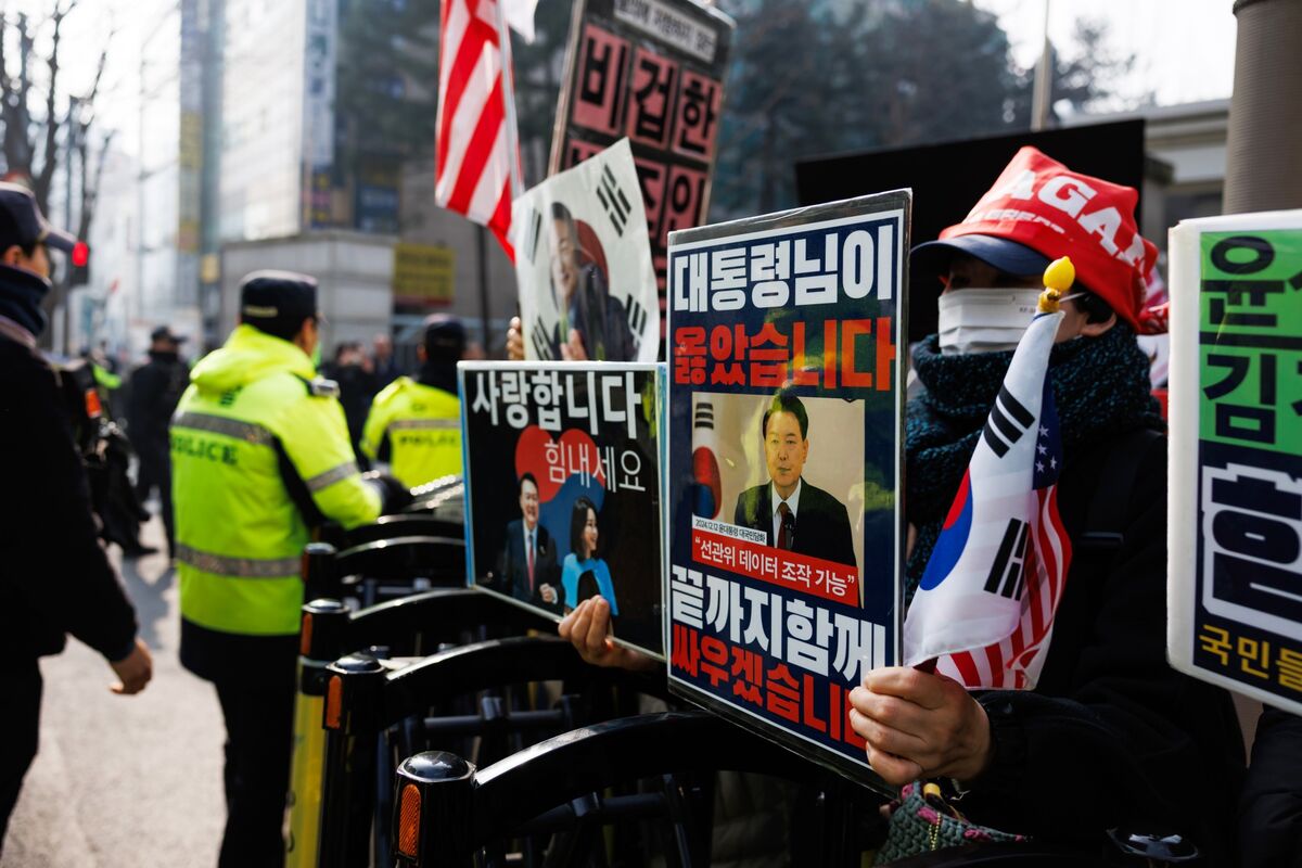 South Korea’s Yoon Gets Jail Term in First of Series of Rulings - Bloomberg