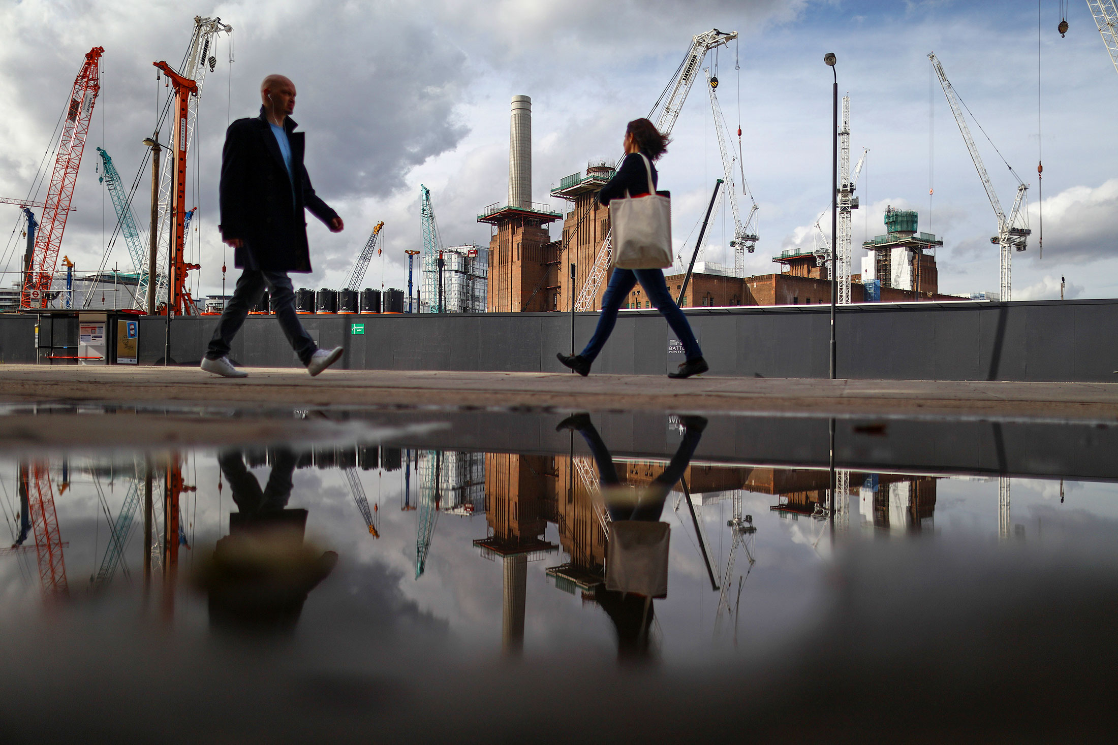 U.K. Construction Resumes Growth Amid Resurgent Housing Activity ...