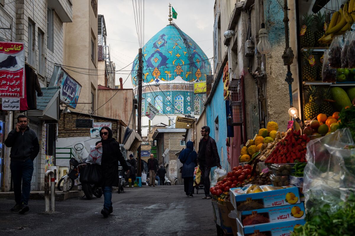 U.S. Seeks Indefinite Arms Embargo on Iran in UN Resolution - Bloomberg