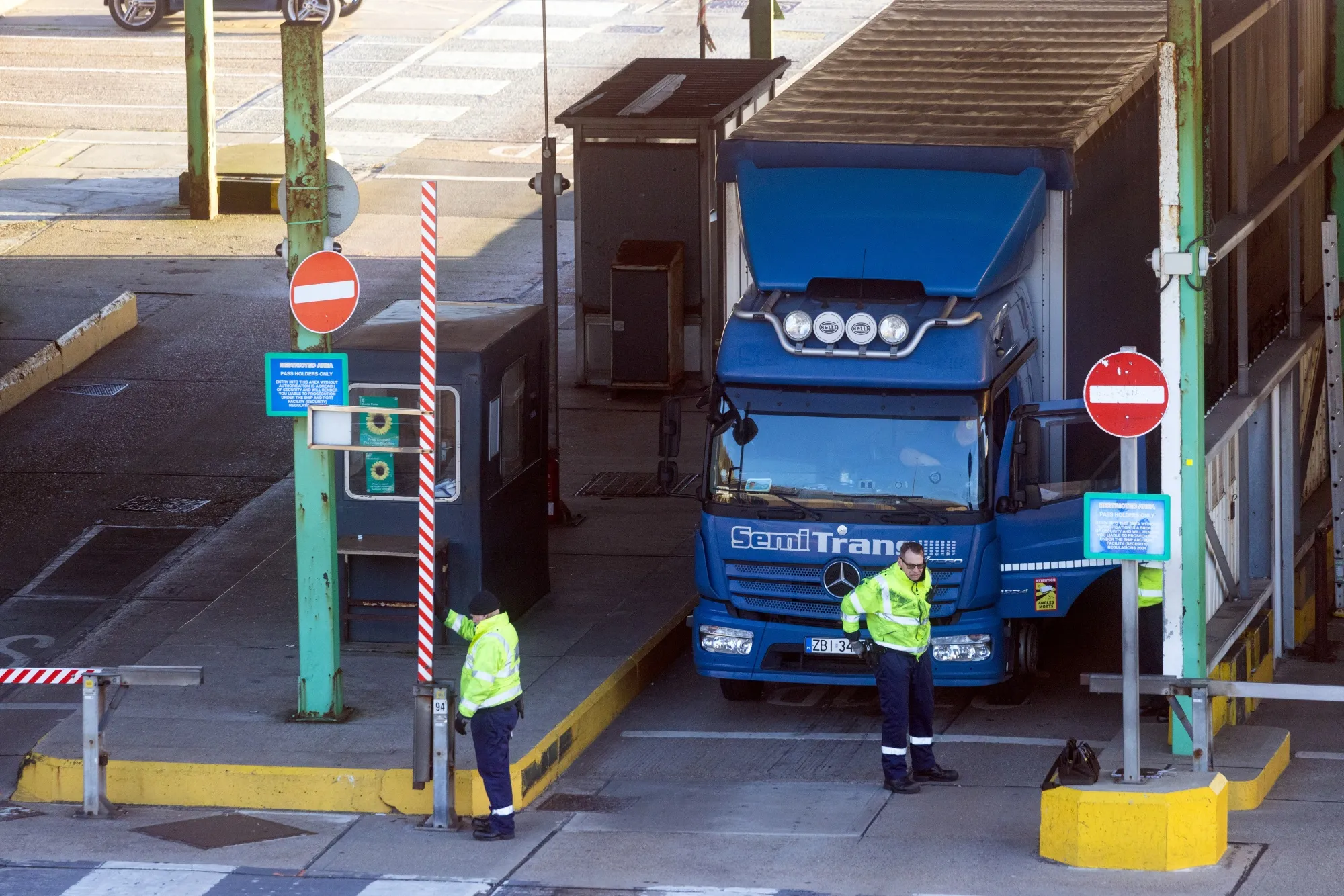 Brexit News: UK Should Discuss Rejoining EU Customs Union, Khan Says ...