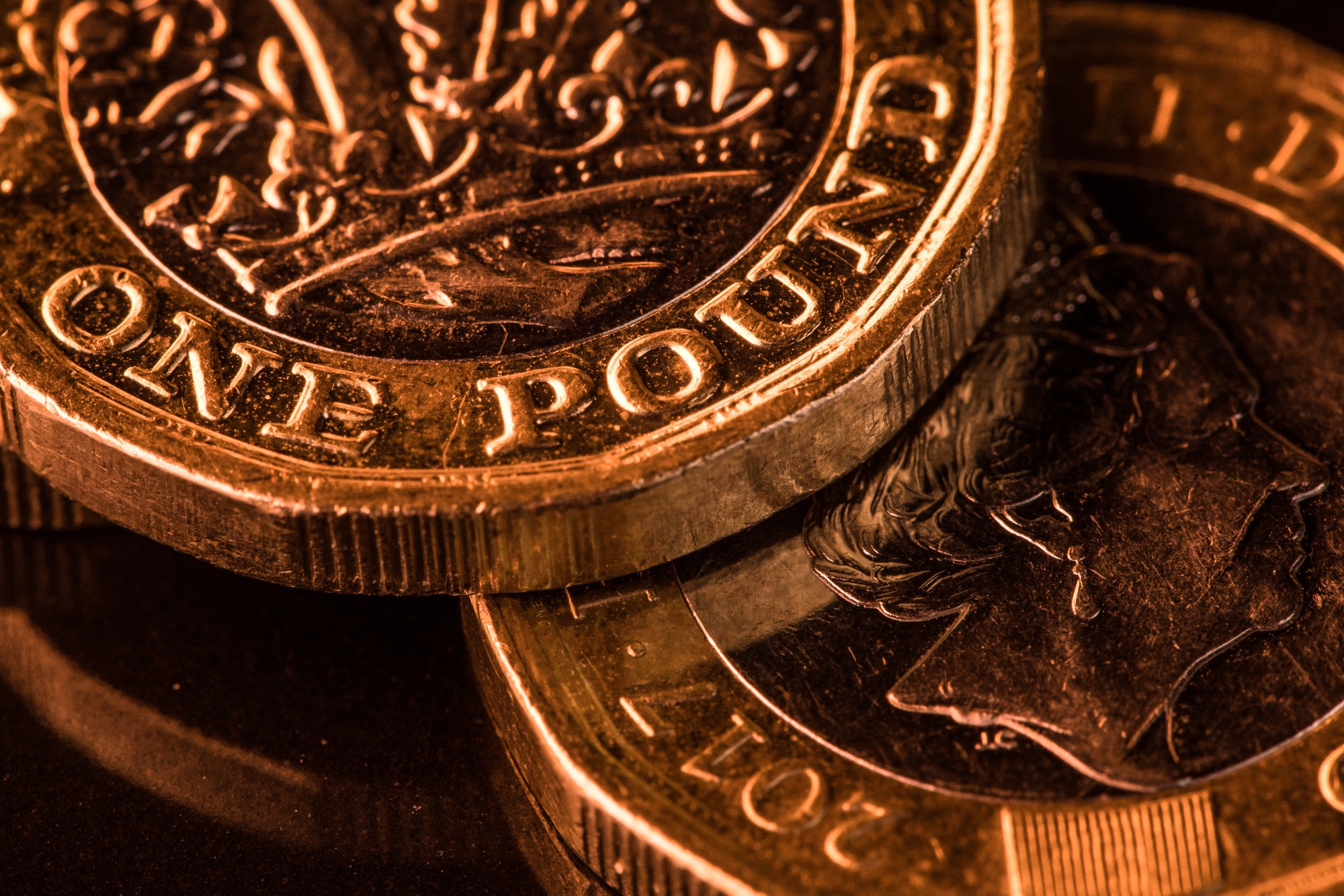 Pound Seen Hitting 34-Year Low If Johnson Drags U.K. to No-Deal - Bloomberg