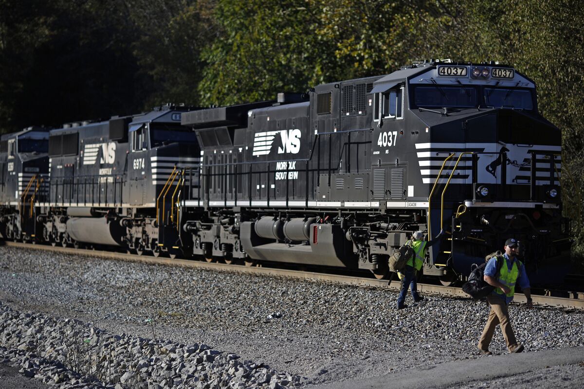 Norfolk Southern (NSC) to Buy Cincinnati Rail Line for $1.62 Billion ...