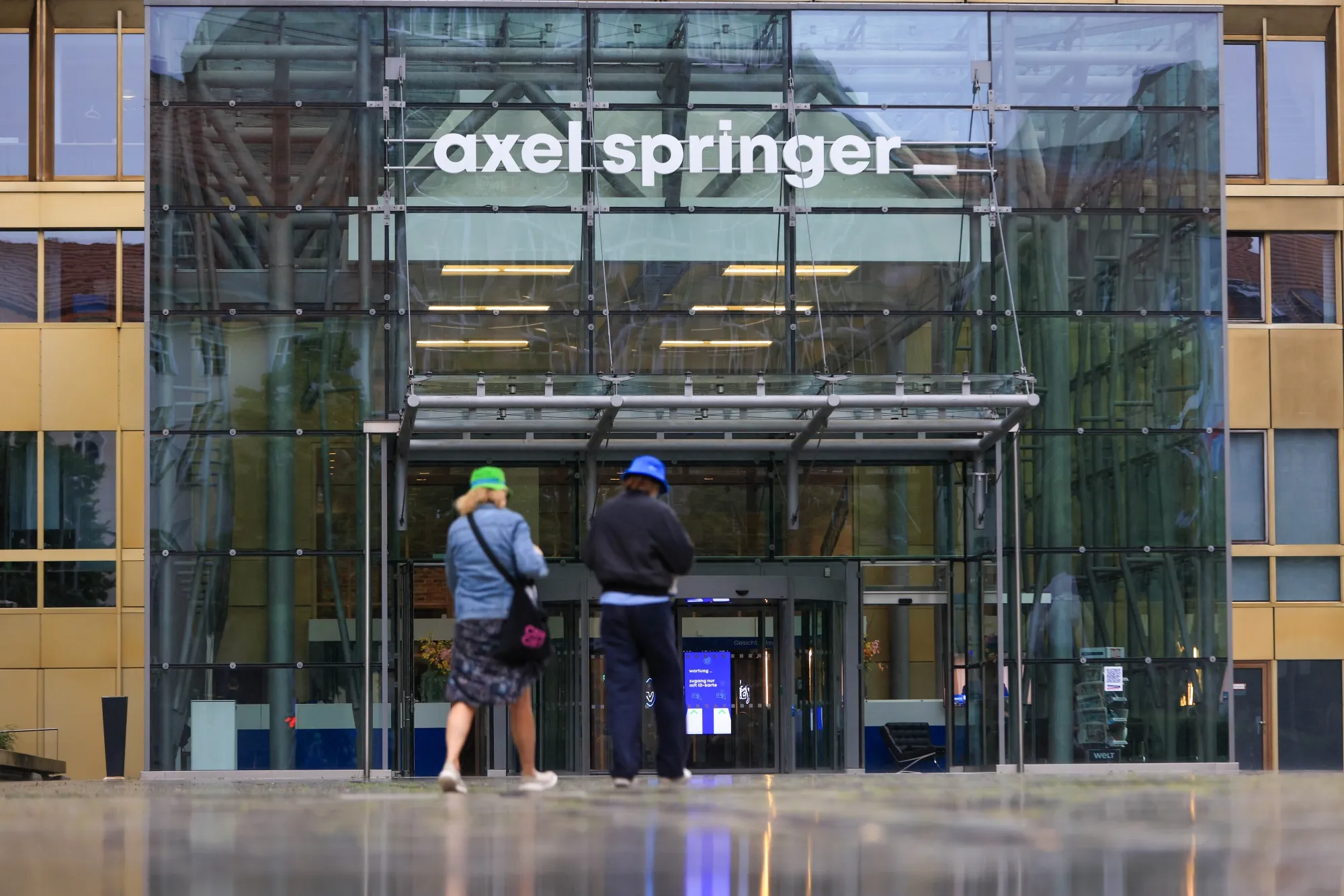 Retail Axel Headquarters Phone Number Usa