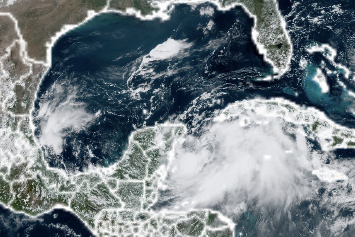 Florida Braces for Disaster With Idalia Set for Rapid Growth - Bloomberg
