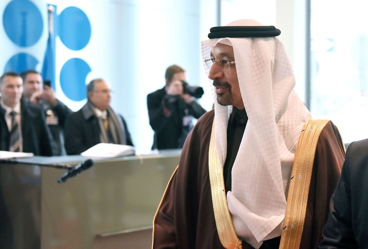 Saudi Oil Minister Says Full Aramco IPO Is on Track for 2018 - Bloomberg