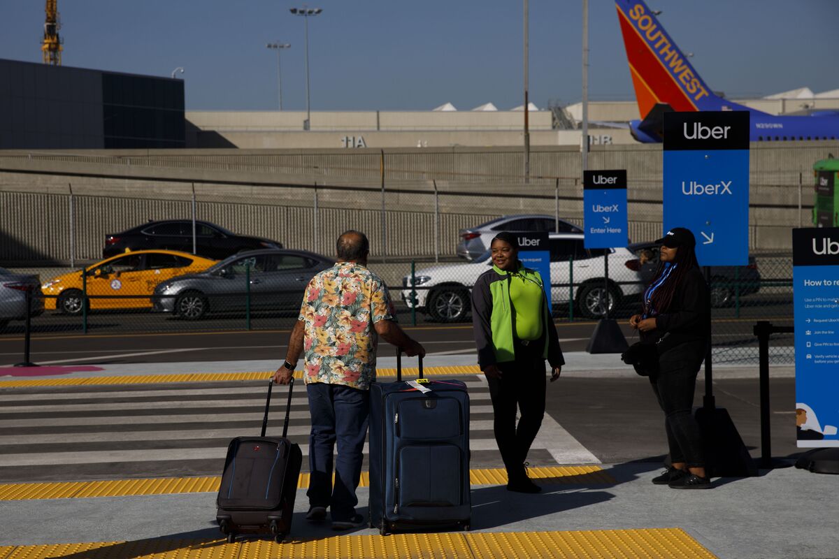 Uber Loses Early Challenge to California Gig-Worker Law - Bloomberg