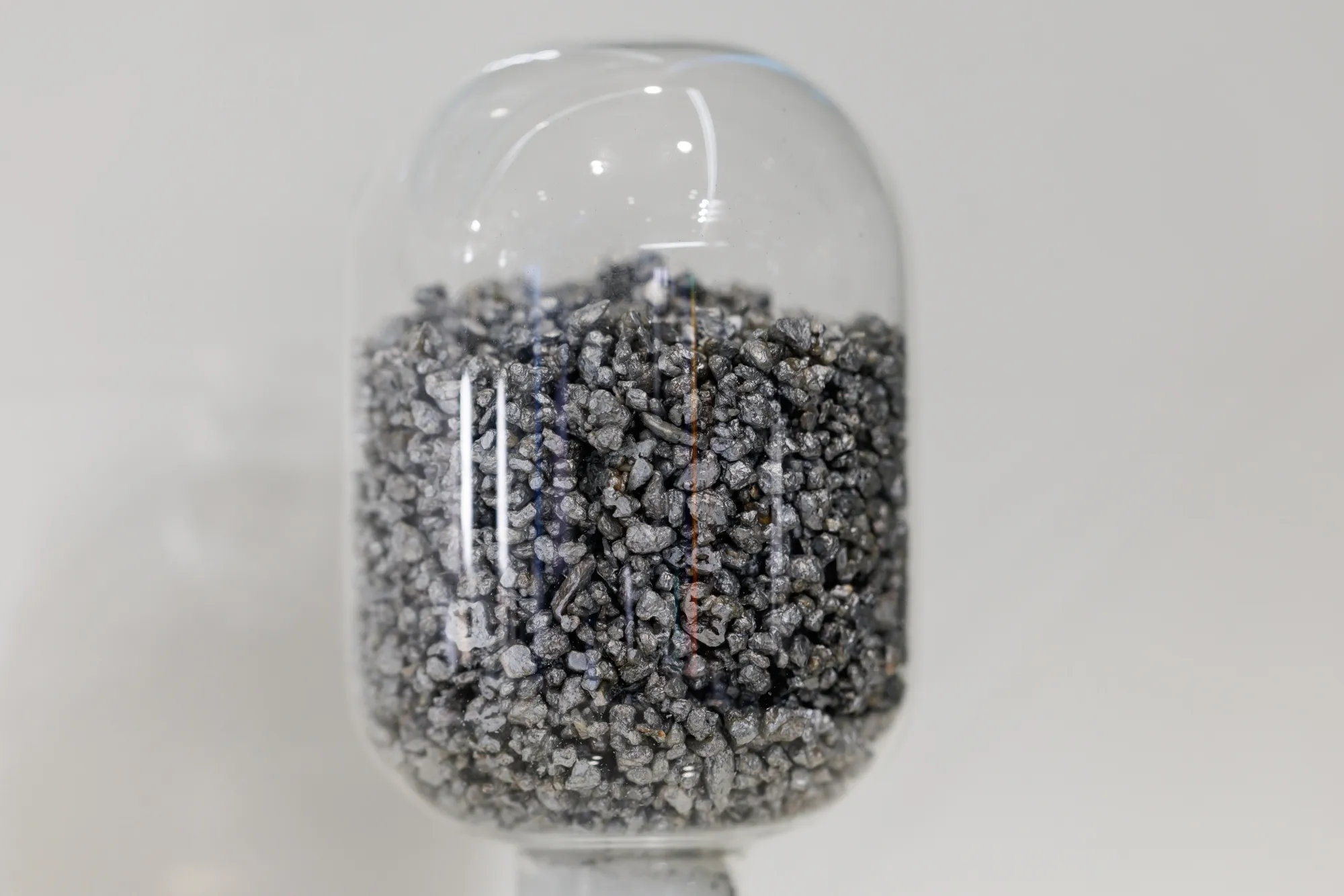 China’s Palladium Imports Surge as Local Futures Lure Inflows - Bloomberg