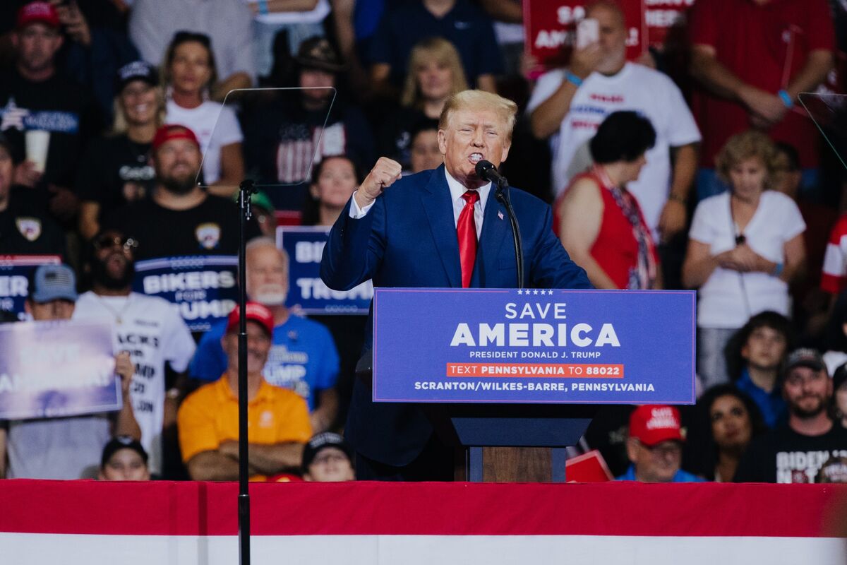 Trump Blasts Biden at Rally, Keeps Teasing 2024 Run - Bloomberg