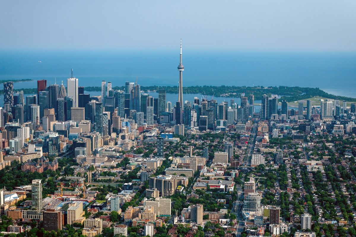 Toronto Office Tower Goes Up for Sale in Sign of a Market Thaw - Bloomberg