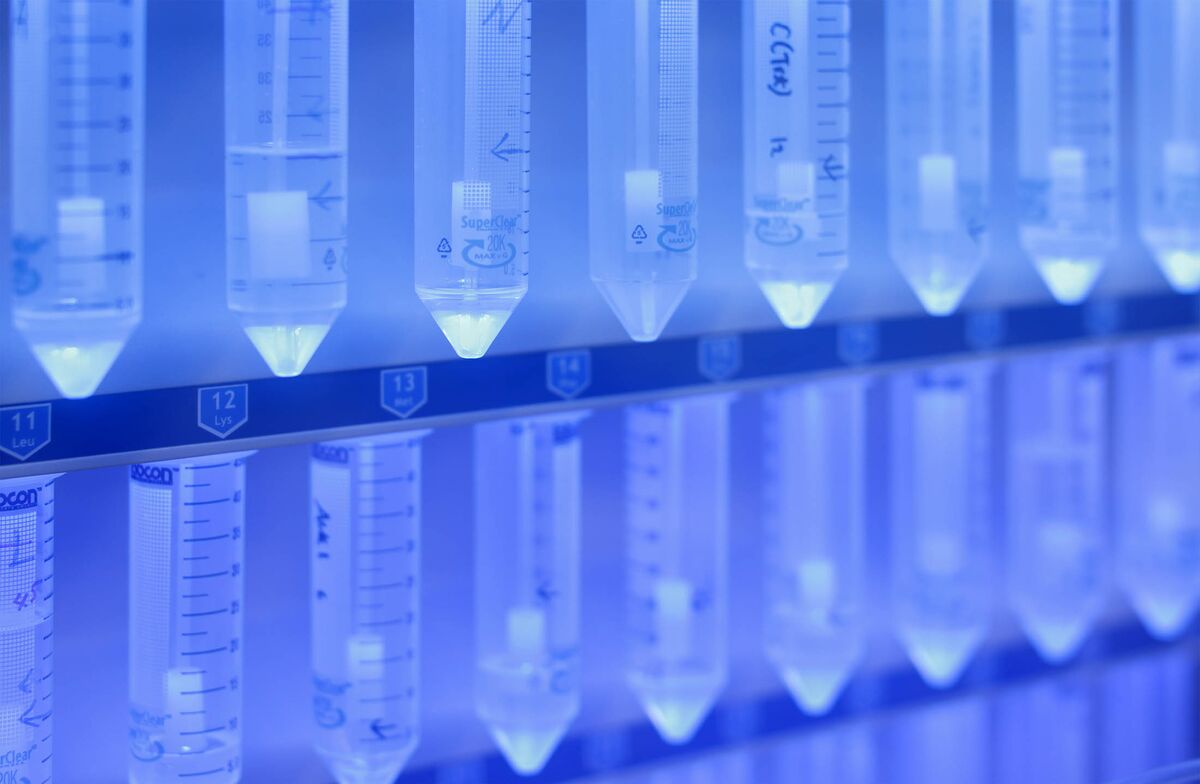 Recursion Pharmaceuticals Jumps in Debut After $436 Million IPO - Bloomberg